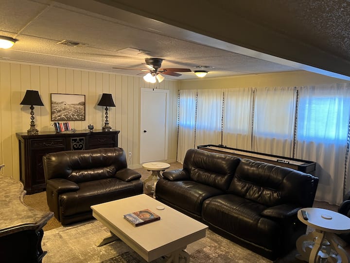 Triple Flame Retreat - Hooks, TX
