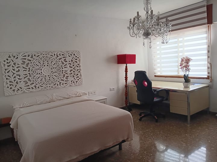 Habitaciones Amplias En El Centro De Granada - Granada