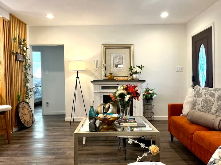 Quiet Cozy House In Katy Town - Katy, TX