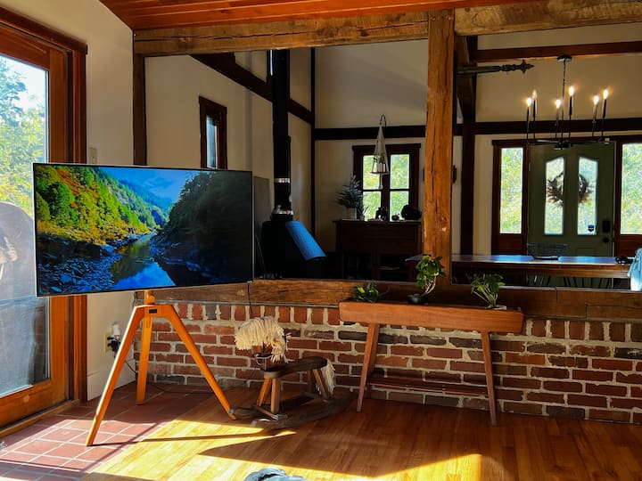 Nature Lover’s Cabin Retreat | 24acres W/trails - Athens, OH