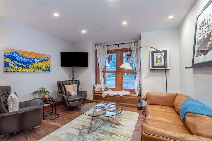 It's Snowing! 3br+loft/3.5bth Mountain Lux Home - Telluride, CO