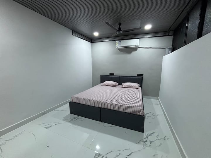 #7 Compact Ensuite Room - Heart Of Mumbai - Mumbai