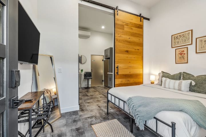Trendy Condo In West Seattle! - Harbor Island - Seattle