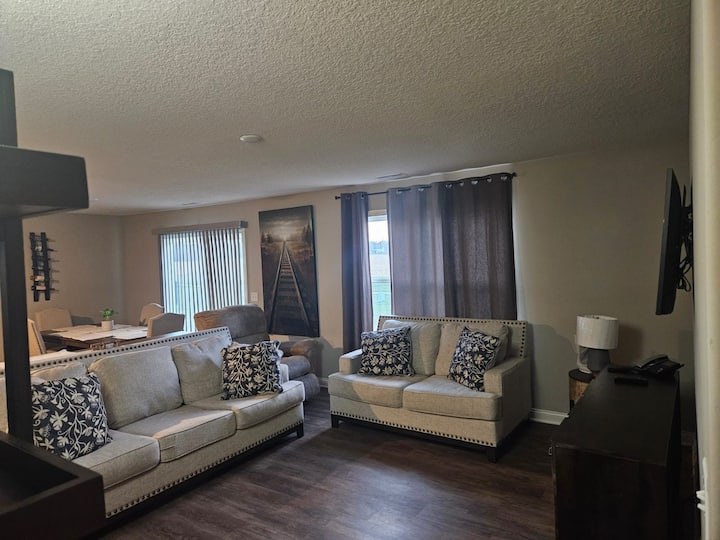 Sunrise Surprise I (Sleeps 1; Shared Bathroom) - Fort Wayne, IN