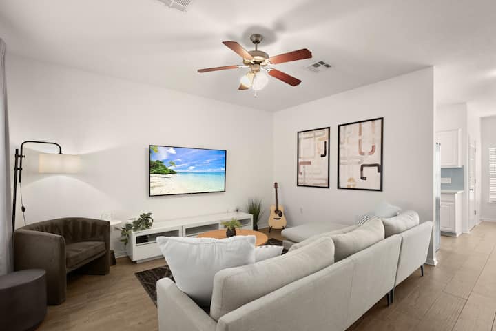 Stunning Austin Haven ~ Mins To Downtown ~ Parking - オースティン, TX