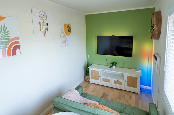 Relaxing Voice Controlled Space - Concord, CA