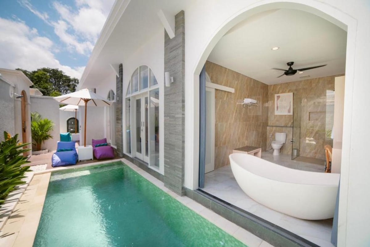 Kerobokan 8 abgetrennte Zimmer Frühstück + privater Pool - Villen zur ...