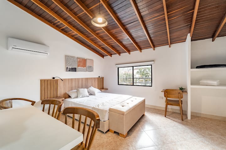 Cómodo Aparta Estudio Excelente Ubicación. 303 - Medellin, Antioquia, Colombia