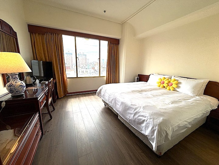 發票報帳/台中市中心/木地板/文心中清捷運站/出差短期租屋/大樓內有咖啡廳/附打掃早餐/家具家電齊全 - 台中 北區