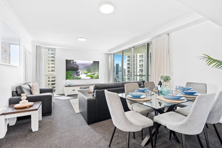 Lovely 2 Bedroom 1 Bathroom Apartment At Chevron - 서퍼스 파라다이스