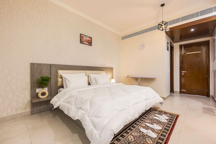 Tranquil Green Studio Oasis - Gurgaon