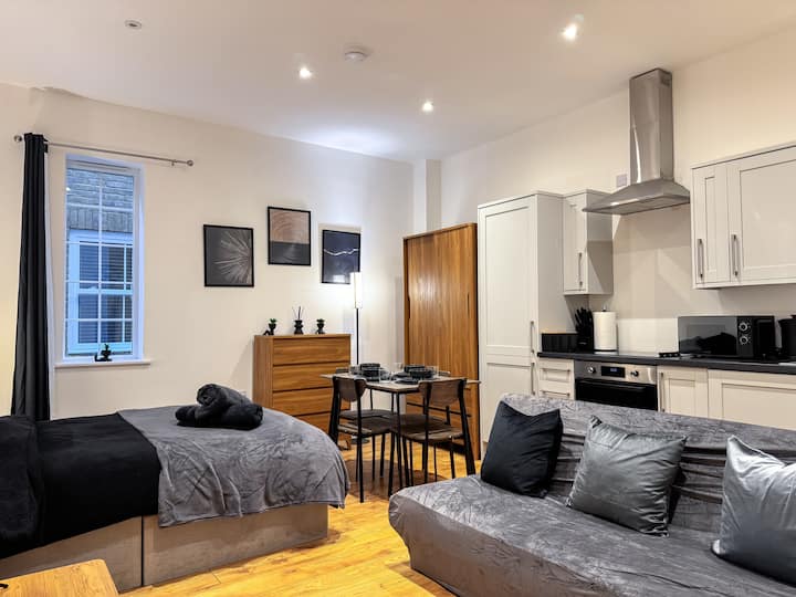 Bright & Cosy 1-bed Home | Heart Of Maidstone - Maidstone