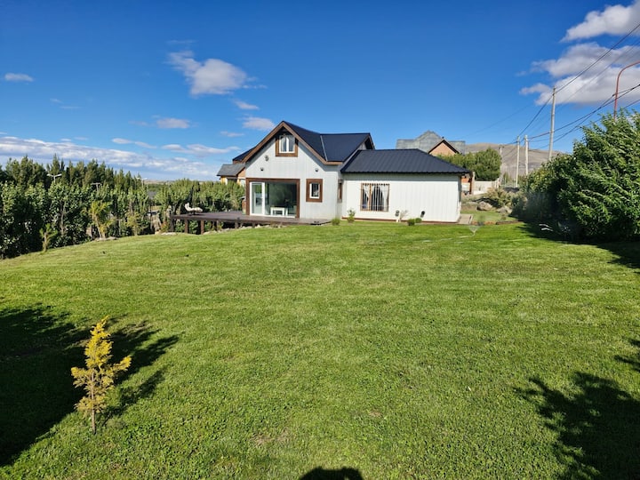 Amplia Casa Con Vistas Al Lago Argentino. - El Calafate
