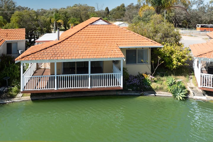 Serenity By The Lake - Pinjarra