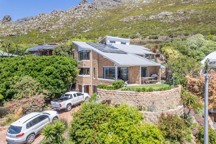 3br Lakeside Home | Mountains & Beach Nearby - Le Cap