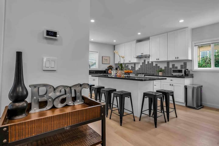 Extended Stay 3 Bed 3 Bath Firepit N Swing Chairs - Alhambra, CA