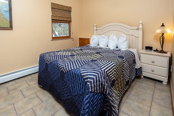 A Suite Place .5 Mi From Beach 6 - Michigan City, IN