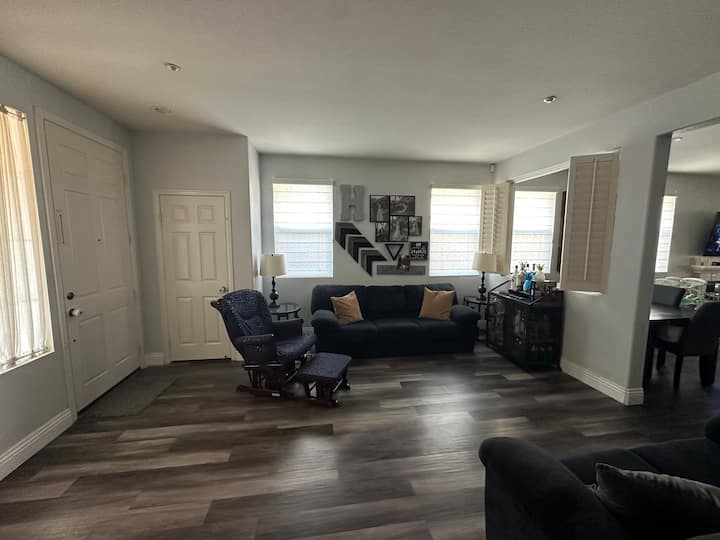 Conveniently Located Home! - San Bernardino, CA