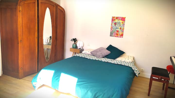 Grande Chambre Cosy Et Lumineuse - Apt