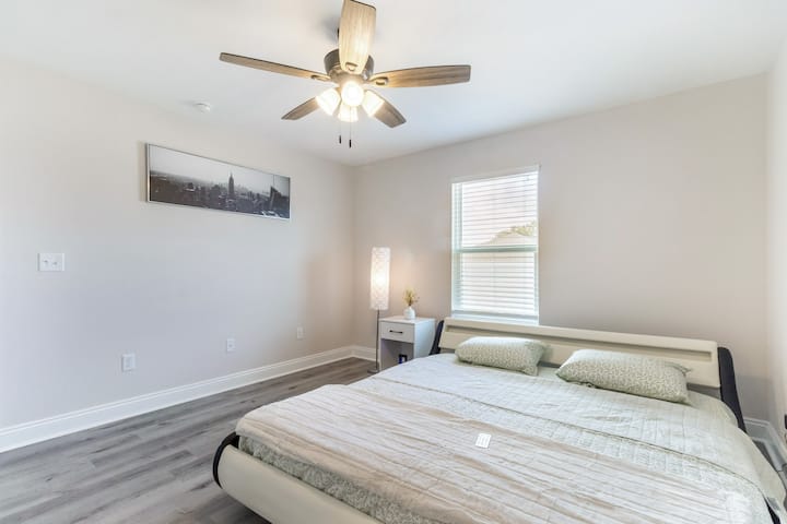 Lo Choches Luxury Home - Crestview, FL