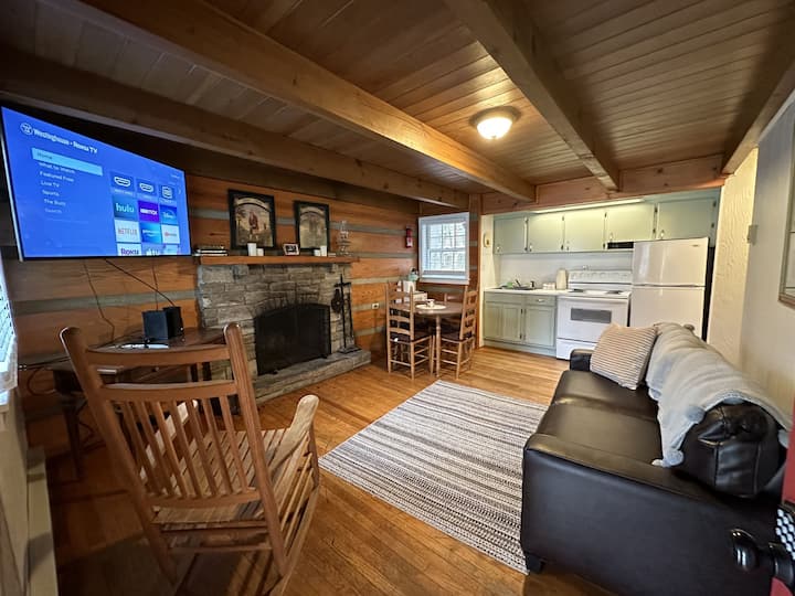 Cabin 11 Pioneer Village 2bd - Maggie Valley, NC