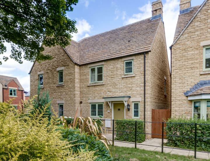 Modern House In The Cotswolds - Burford, UK