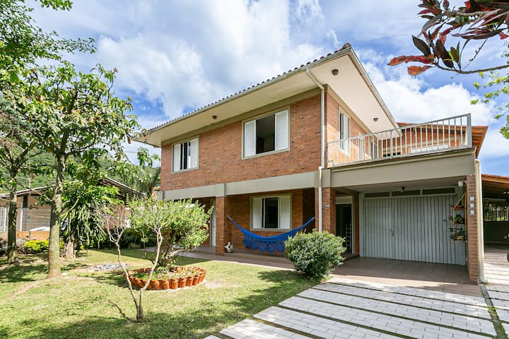 Casa De Férias Praia Da Armação à 700m Matadeiro - Florianópolis