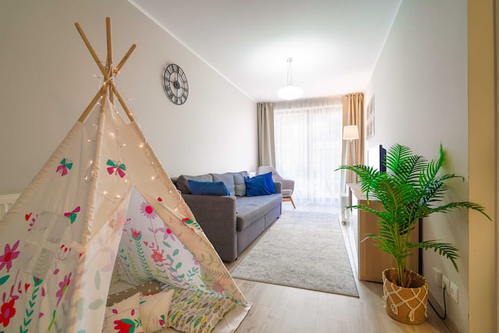 Rodzinny Apartament Z Tipi Dla Dzieci I Basenem - Dźwirzyno