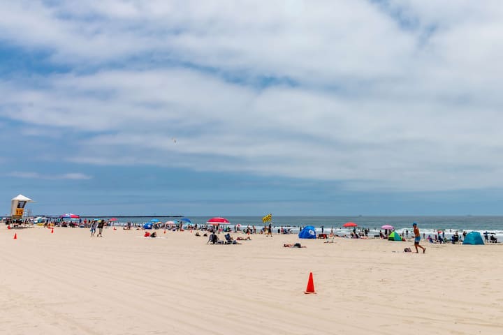 Stunning Mission Beach Condo - San Diego, CA