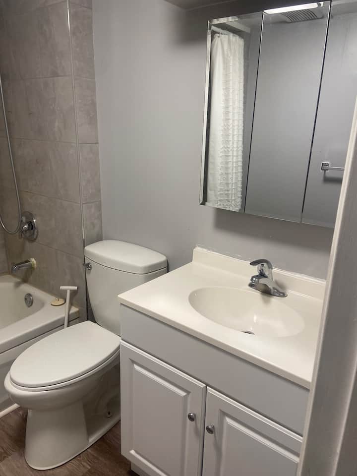 Cozy 2 Bedroom Aprt In Barrie - Barrie