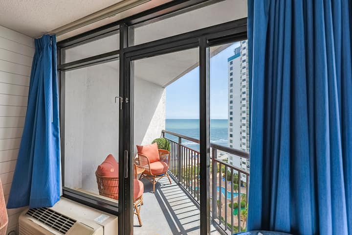 Fantastic Ocean View King With All The Amenities - Myrtle Beach, SC