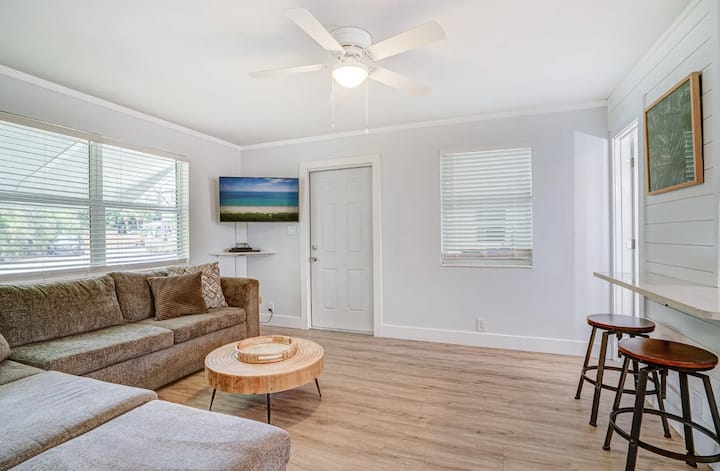 Spacious Cottage! - Stuart, FL