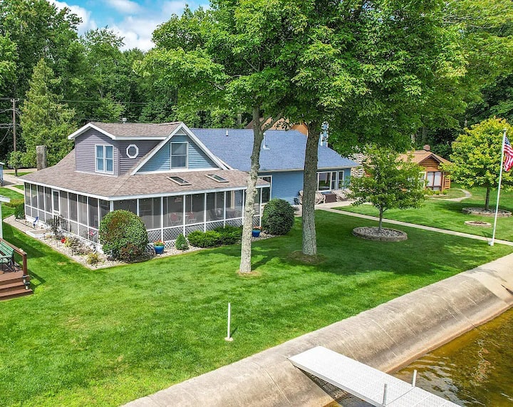 The Lakehouse - Houghton Lake, MI
