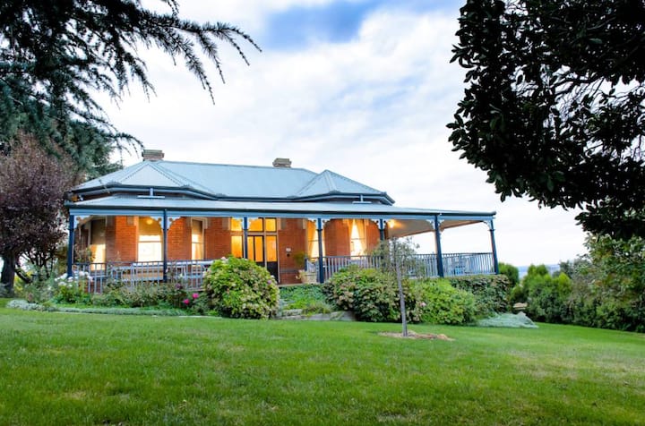Luxurious Cbd Manor Home - Bathurst