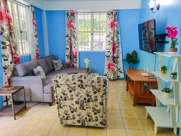 Apartment In Upper Bath Estate - Roseau