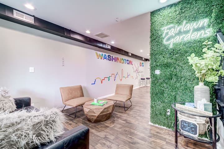 Chic Urban Oasis Centrally Located | Free Parking - Washington, DC