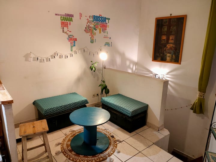 Mini Maison Dans Les Pentes De La Croix-rousse - Lyon