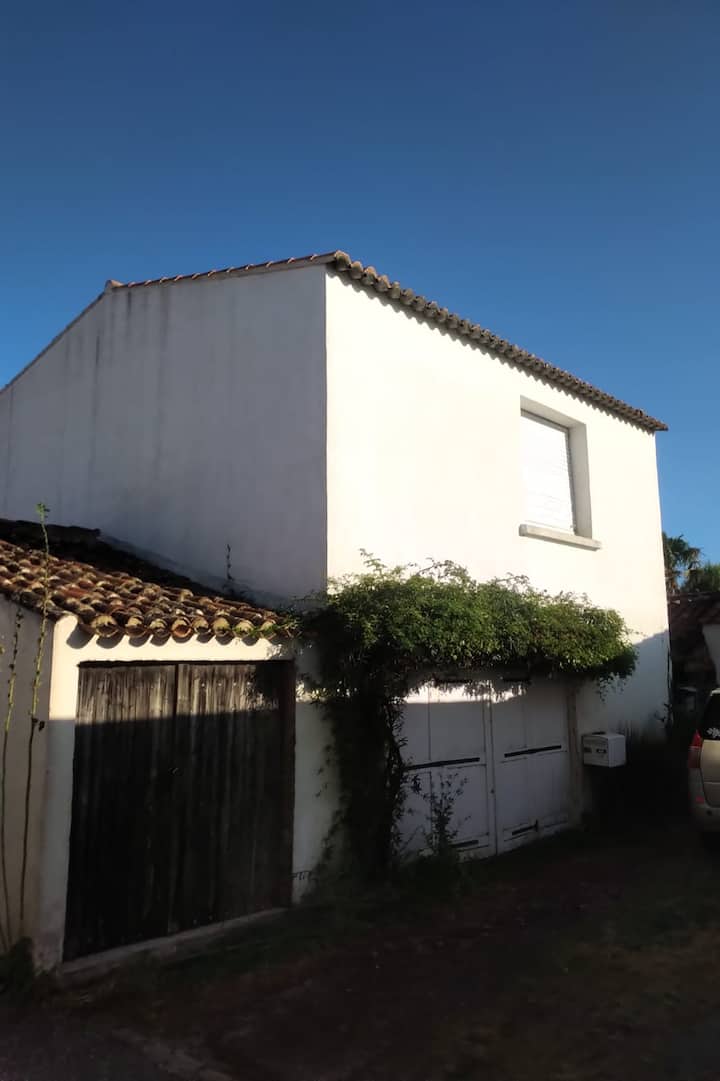 Maison De Plage Rénovée Charme Et Simplicité - Brem-sur-Mer