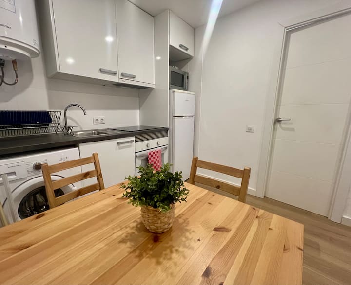 Quiet Apartment Near Barcelona - L'Hospitalet de Llobregat