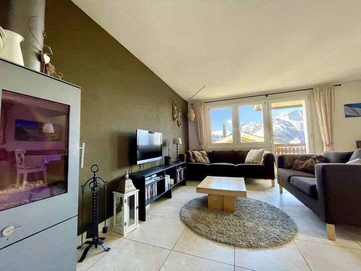 Familienfreundliche 3.5-z-wohnung Für 5 Personen - Lax