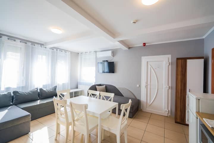 Emeleti 6 Fős Apartman, 5-ös - Siófok