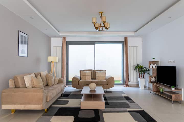 Appartement Grandiose De 3 Pièces à Hydra - Alger