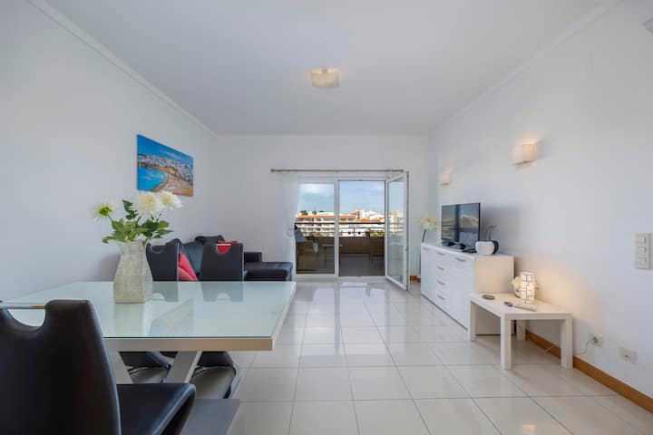 Top Corner 1-bed Apartment - Albufeira