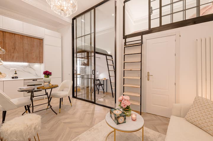 En El Corazón De Malasaña-universidad - Madrid