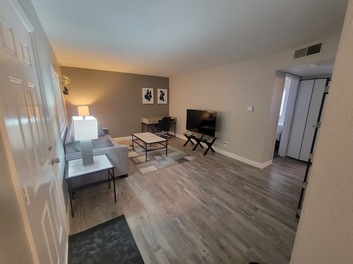 Newly Rehabbed Cozy Long-term 1717 K2 - Independence, MO