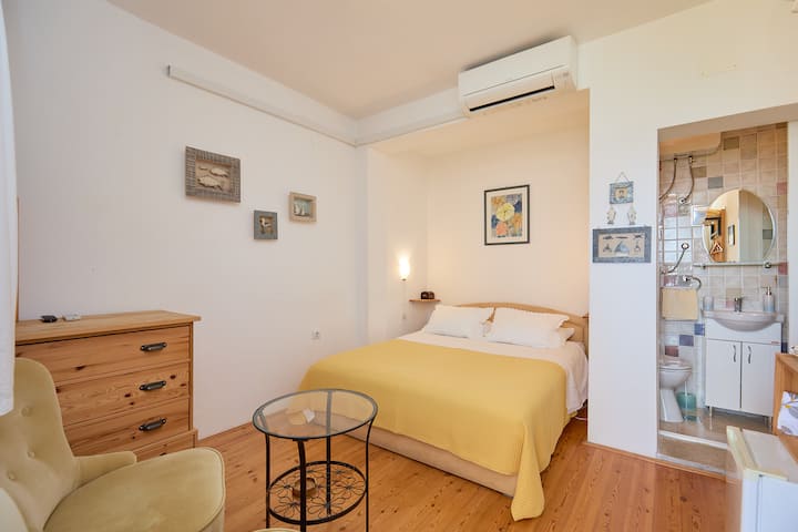 Simple Room Over Old Town - Dubrovnik