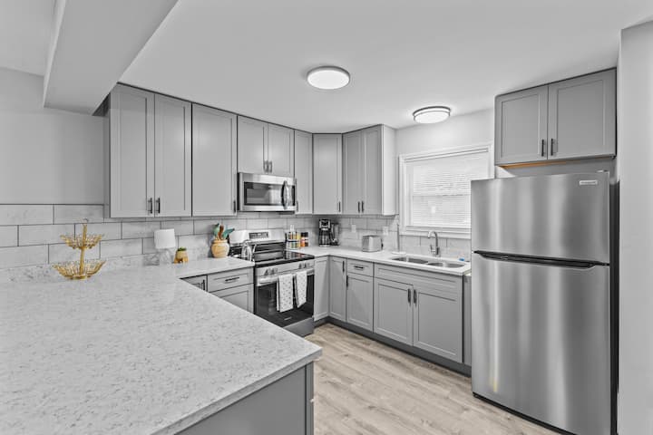 Comfortable 2br In Winooski! - Colchester, VT