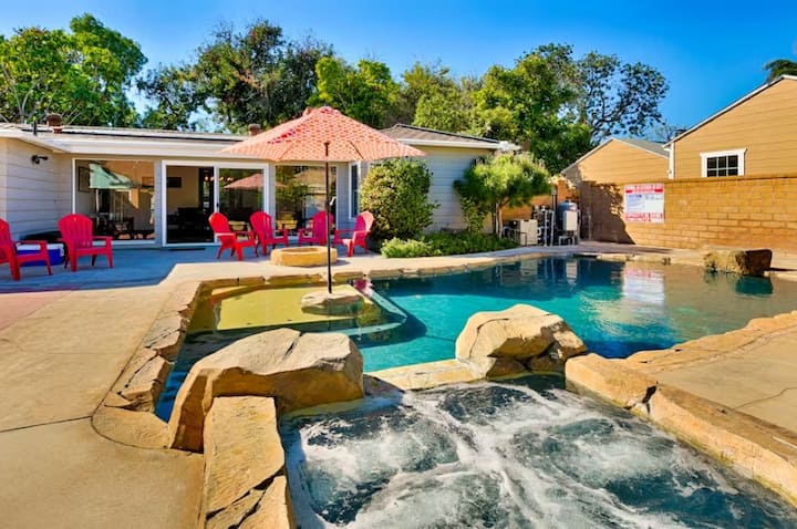 ৎ୭Disney Anaheimৎ୭ Pool, Games & More - Anaheim, CA