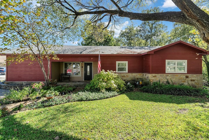 Rose Cottage On The River - Glen Rose, TX