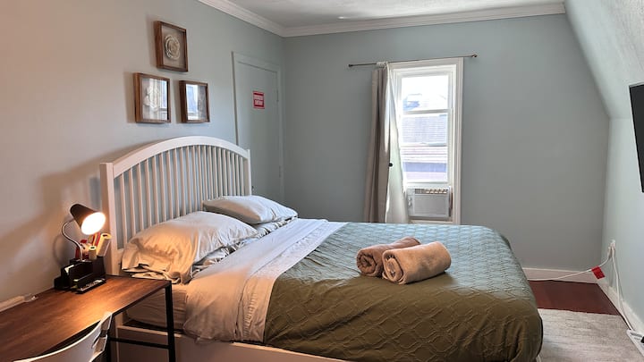 An Awesome Comfort Room Close To T And Boston(3a) - Somerville, MA